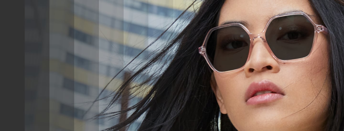 Essilor Transitions | Discover Transitions XTRActive new generation